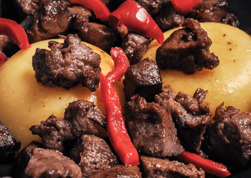 Pastrama de berbecut cu mamaliguta/Lamb pastrama with polenta - Aroma ...